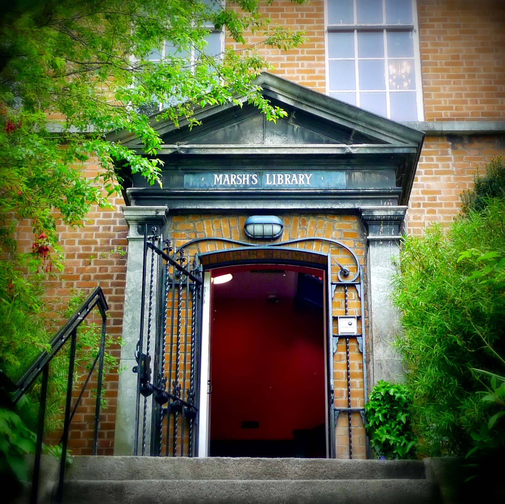 Famous Dublin Libraries: The Long Room in Trinity | Visit Trinity